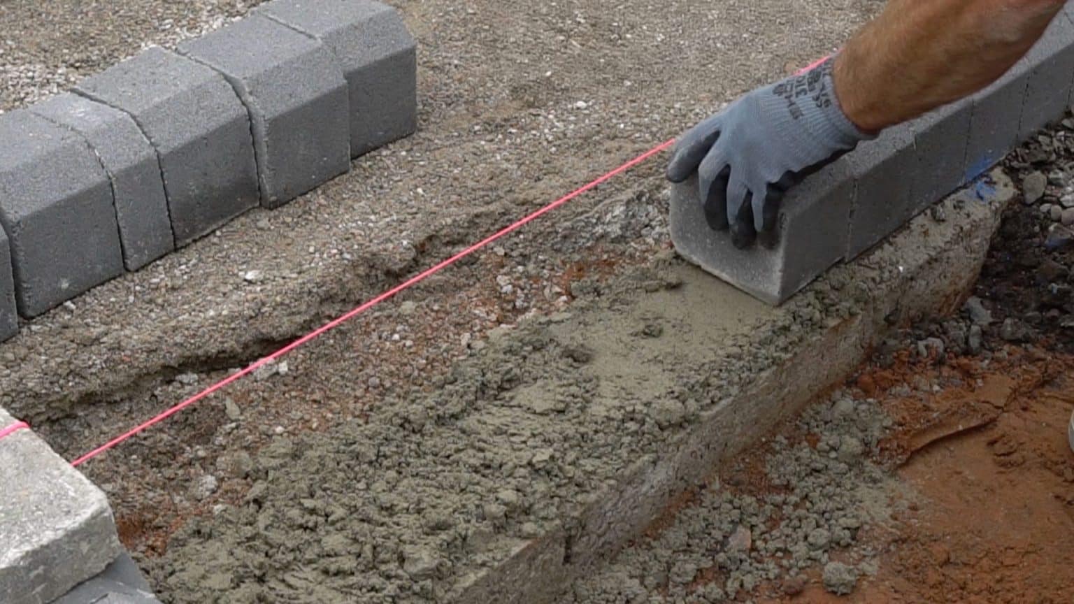 How to choose and install kerbs for your driveway or patio