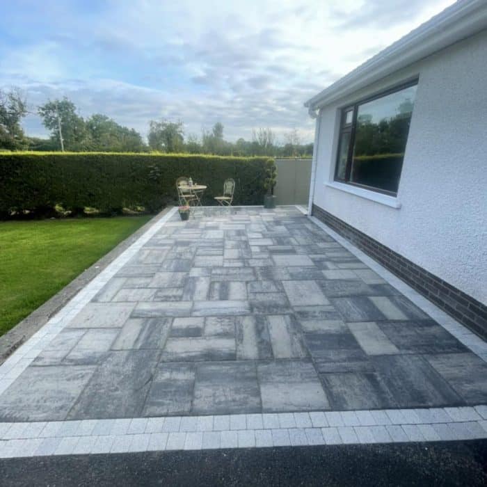 Decorative Setts and Circle Driveway Block Paving