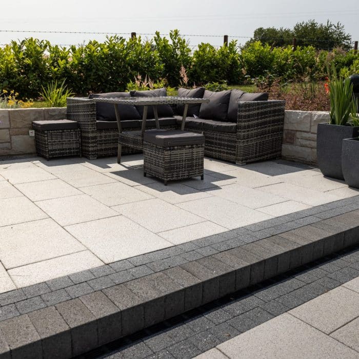 Decorative Setts and Circle Driveway Block Paving