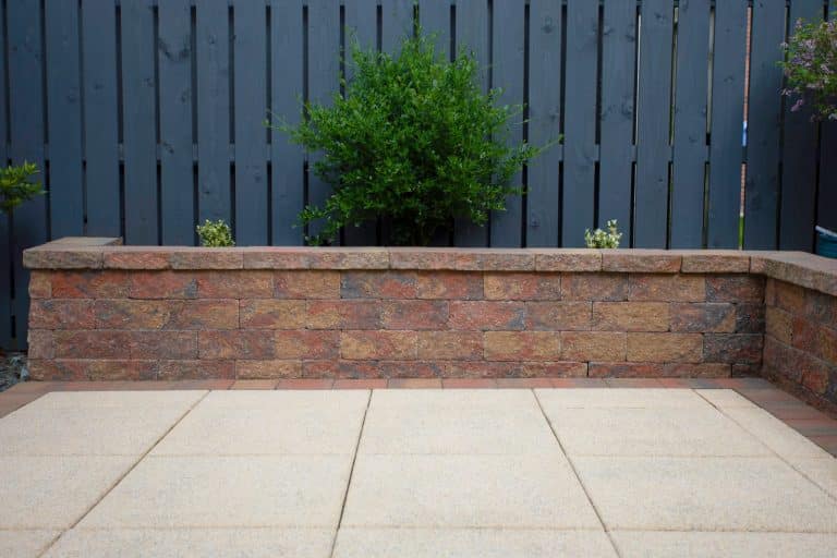 DIY Tapered Garden Wall Blocks for Curved Walls