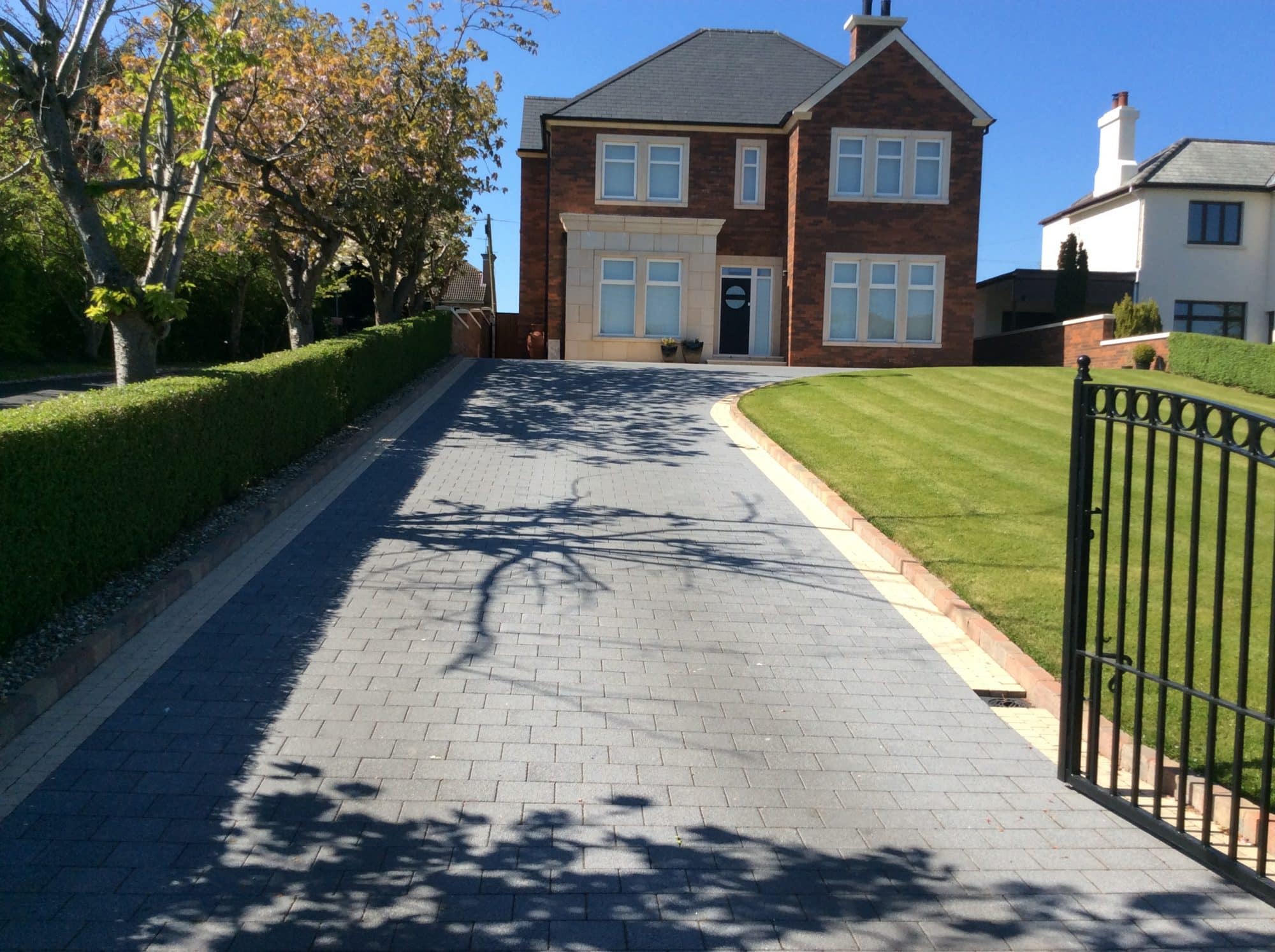 Driveway Block Paving With Granite Surface Suitable