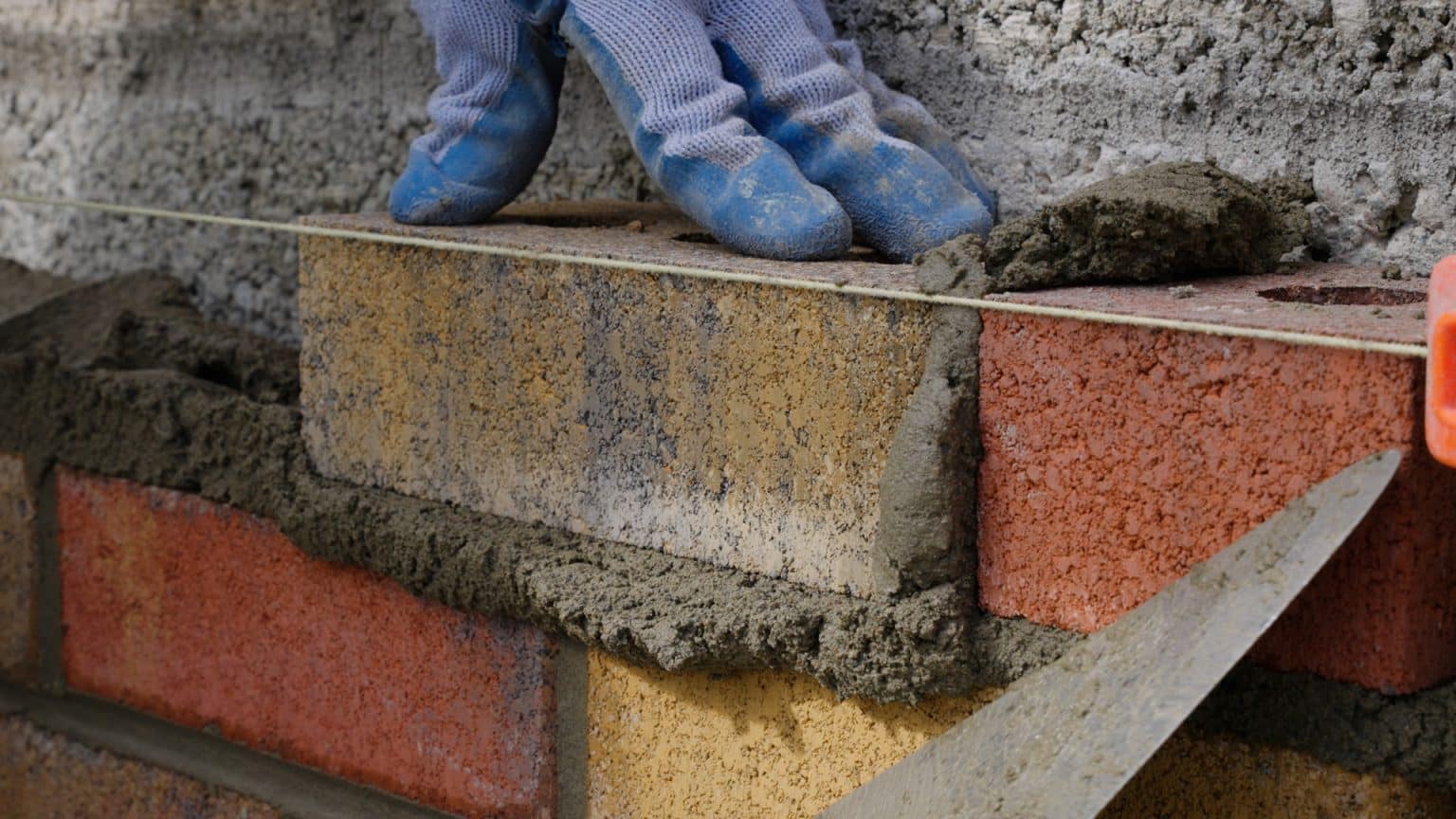 Clay bricks, concrete facing bricks or engineering bricks - which is ...