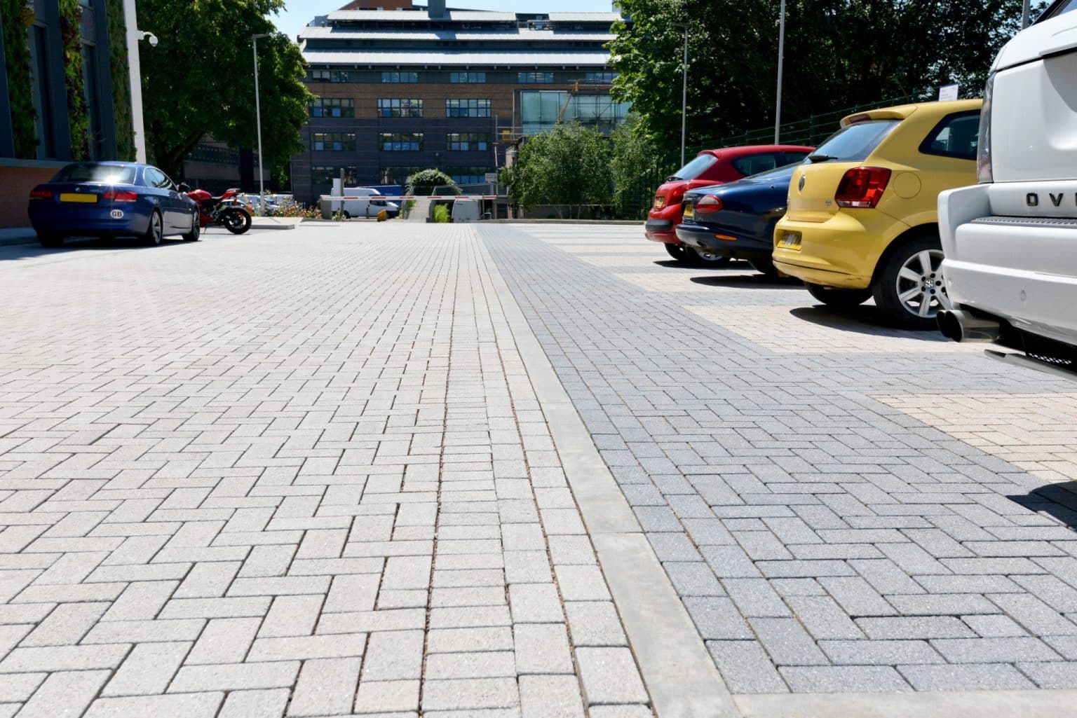 Which block paving laying patterns should you use for each traffic ...