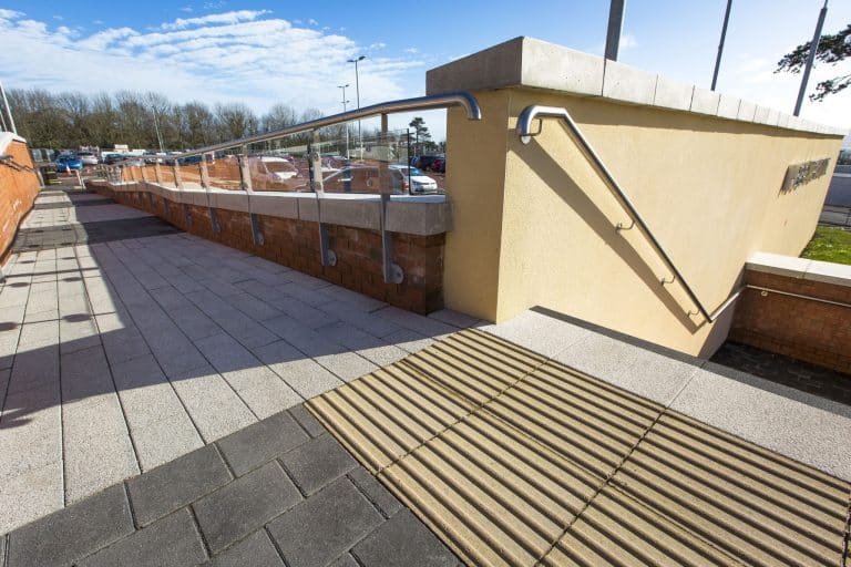 Tactile paving: How to specify corduroy and blister paving for public ...