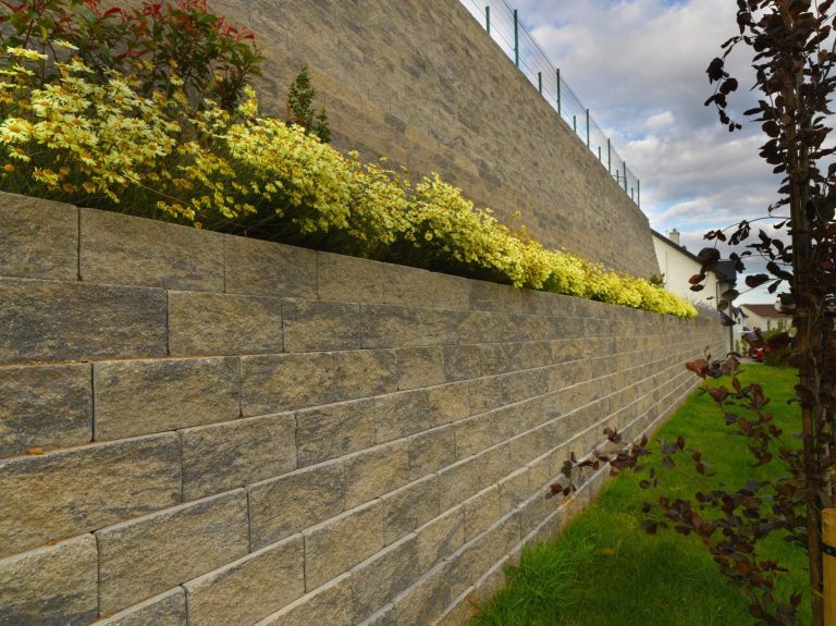Do you need movement joints when building a retaining wall? | Tobermore ...